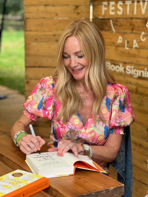 About | DONNA ASHWORTH