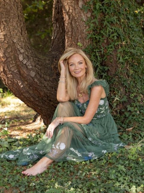 DONNA ASHWORTH | Author and lover of words